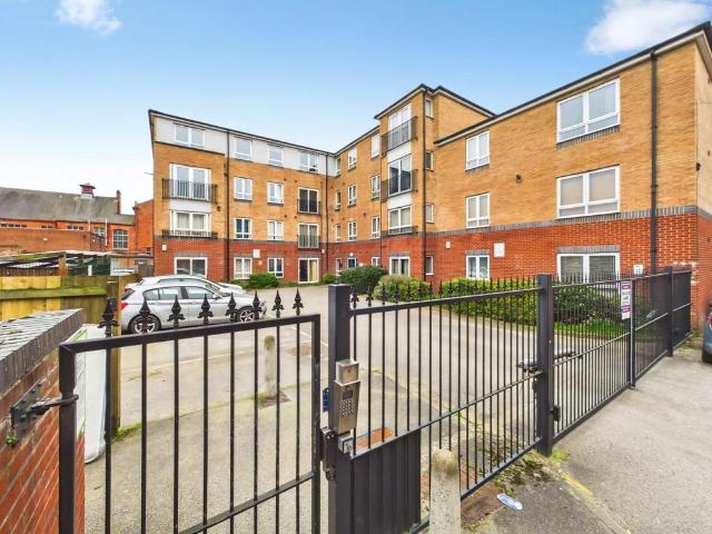 2 bedroom flat for sale
