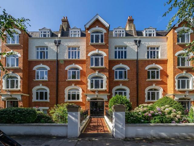 2 bedroom flat for sale