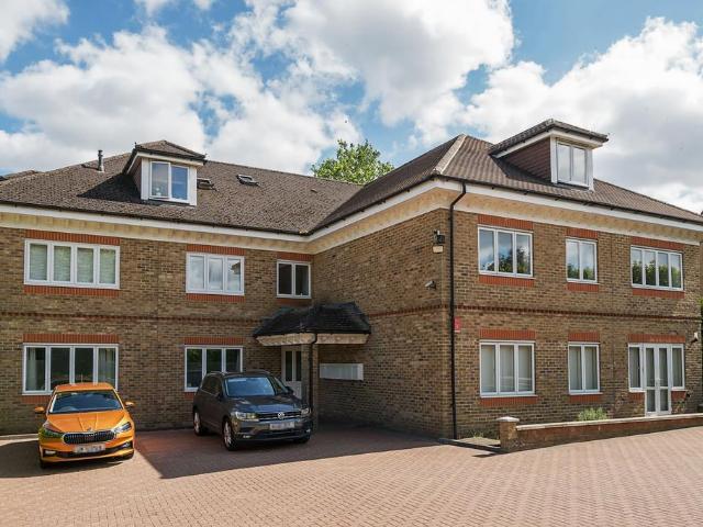 2 bedroom flat for sale