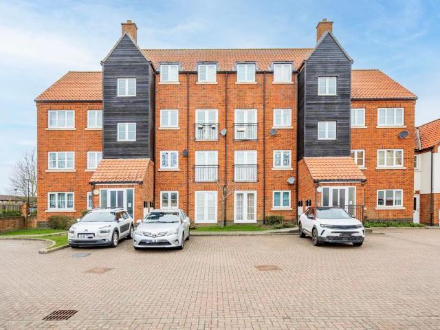 2 bedroom flat for sale