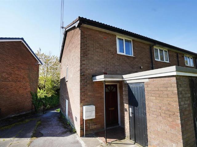 2 bedroom flat for sale