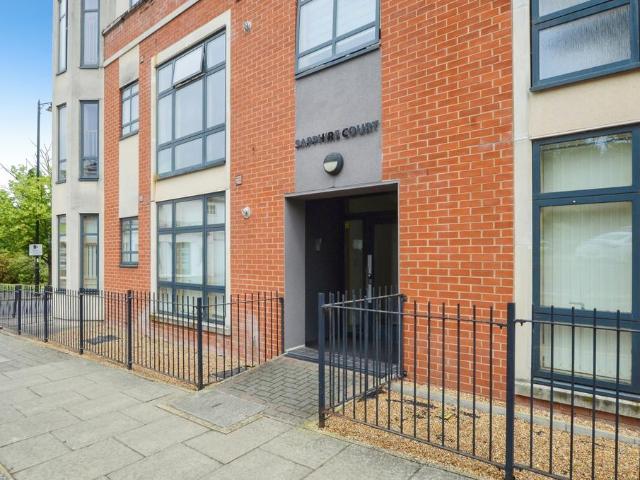 2 bedroom flat for sale