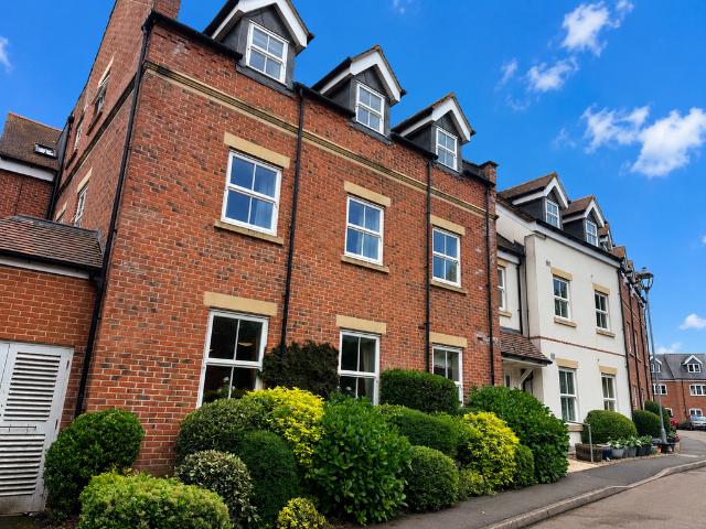 2 bedroom flat for sale