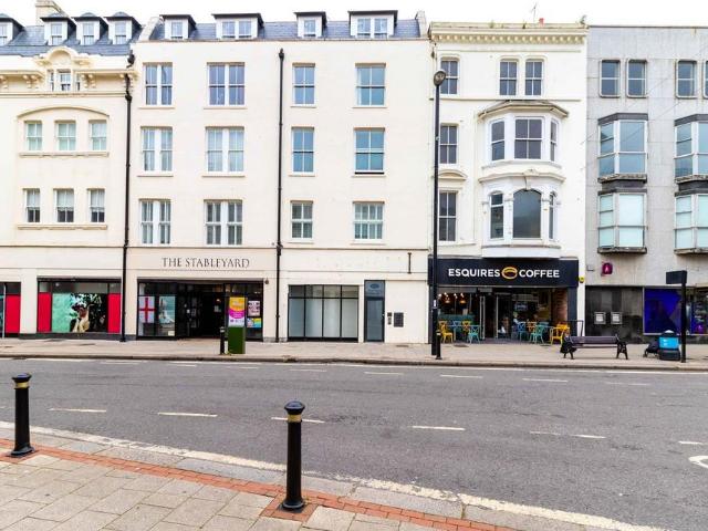 2 bedroom flat for sale