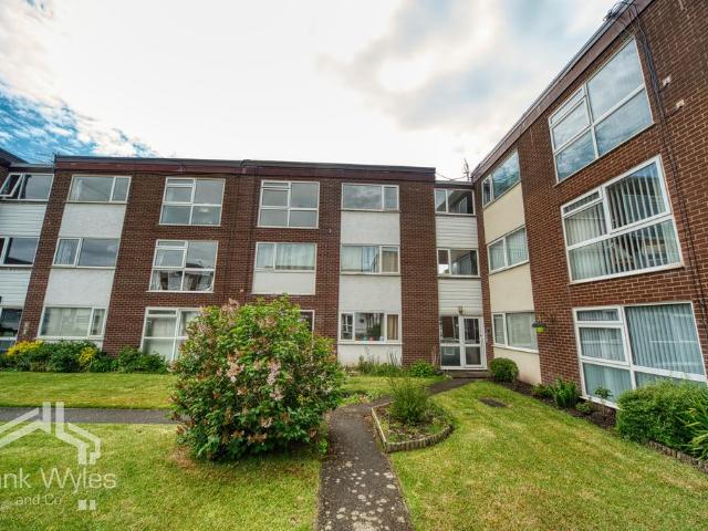 2 bedroom flat for sale