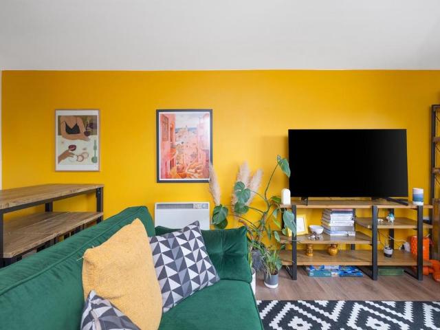 2 bedroom flat for sale