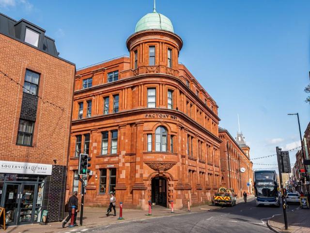 2 bedroom flat for sale