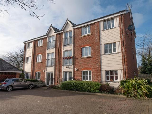 2 bedroom flat for sale