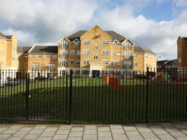 2 bedroom flat for sale