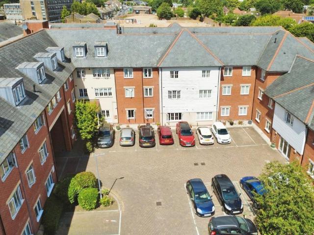 2 bedroom flat for sale