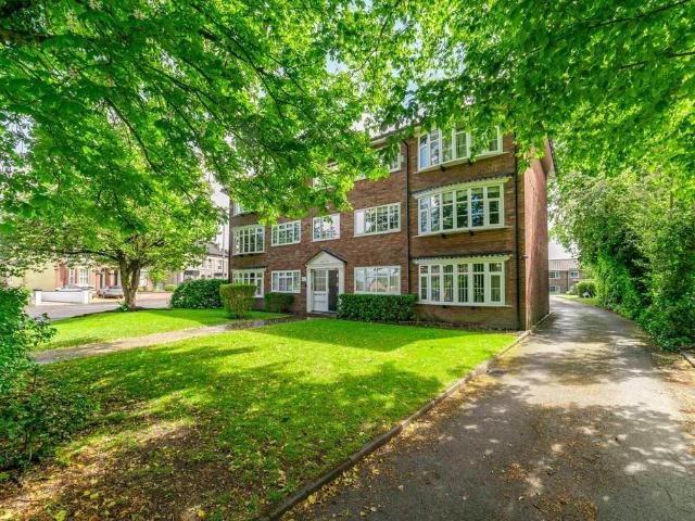 2 bedroom flat for sale