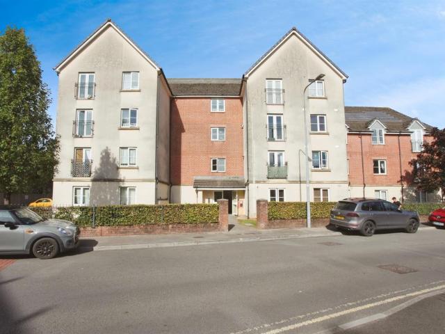 2 bedroom flat for sale