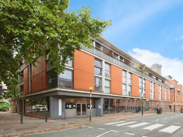 2 bedroom flat for sale
