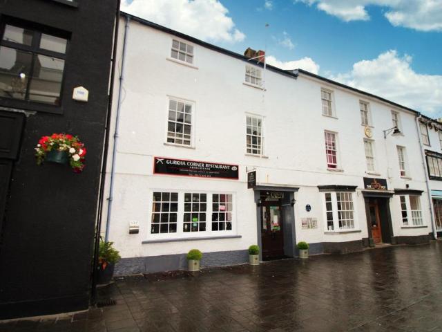 2 bedroom flat for sale