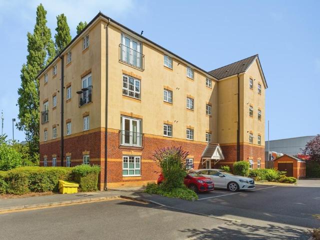 2 bedroom flat for sale