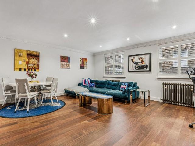 2 bedroom flat for sale