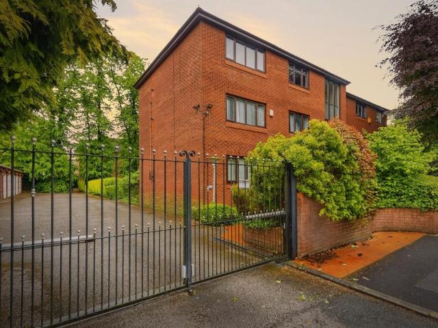 2 bedroom flat for sale