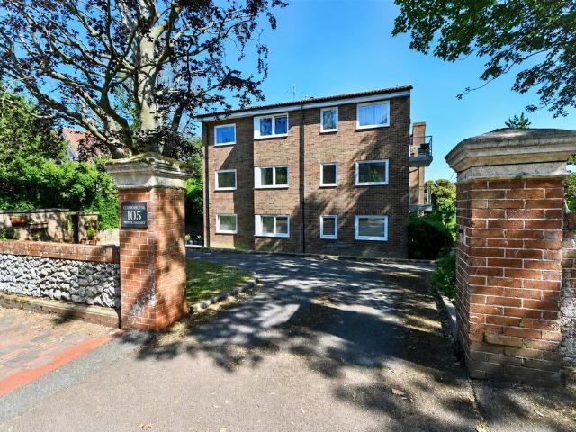 2 bedroom flat for sale