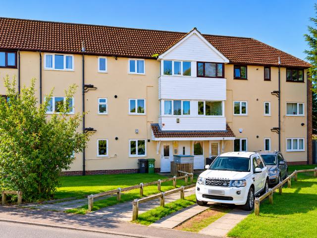 2 bedroom flat for sale