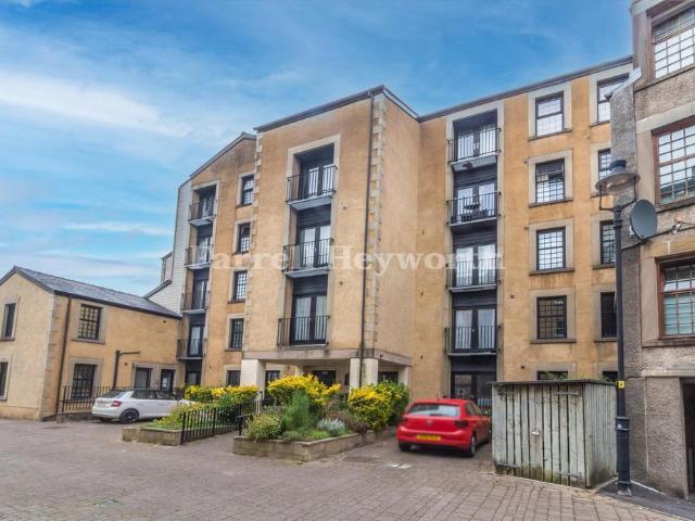 2 bedroom flat for sale