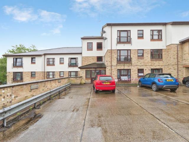 2 bedroom flat for sale