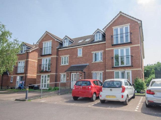 2 bedroom flat for sale