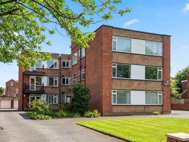 2 bedroom flat for sale