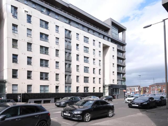 2 bedroom flat for sale