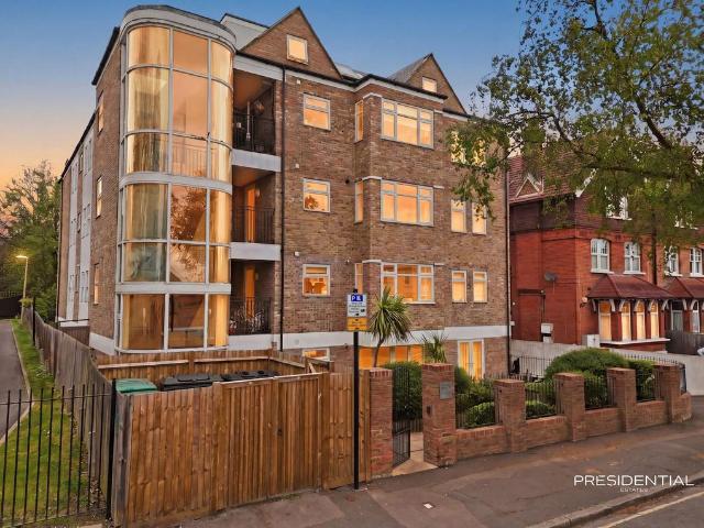 2 bedroom flat for sale