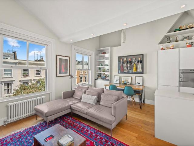 2 bedroom flat for sale
