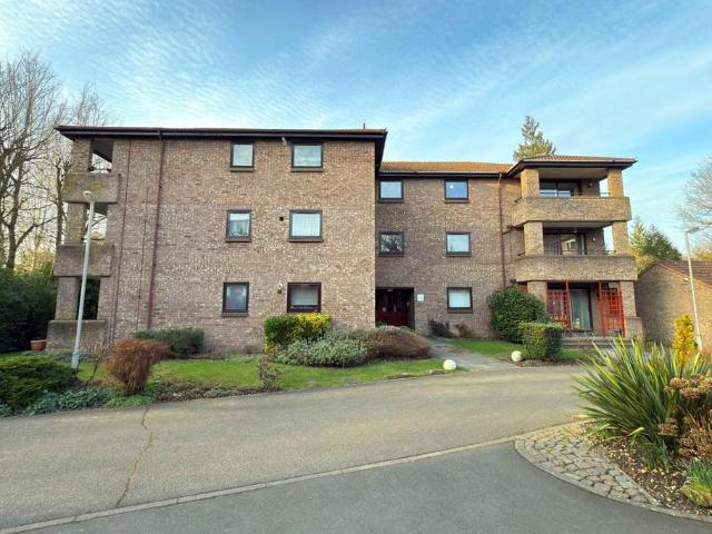 2 bedroom flat for sale