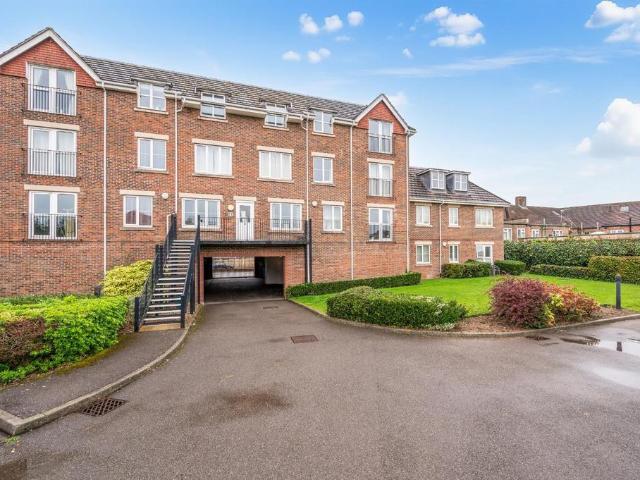 2 bedroom flat for sale