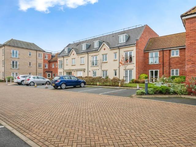 2 bedroom flat for sale
