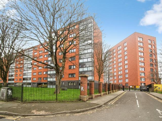2 bedroom flat for sale