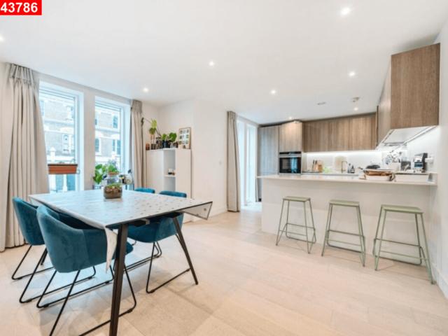 2 bedroom flat for sale
