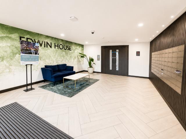 2 bedroom flat for sale