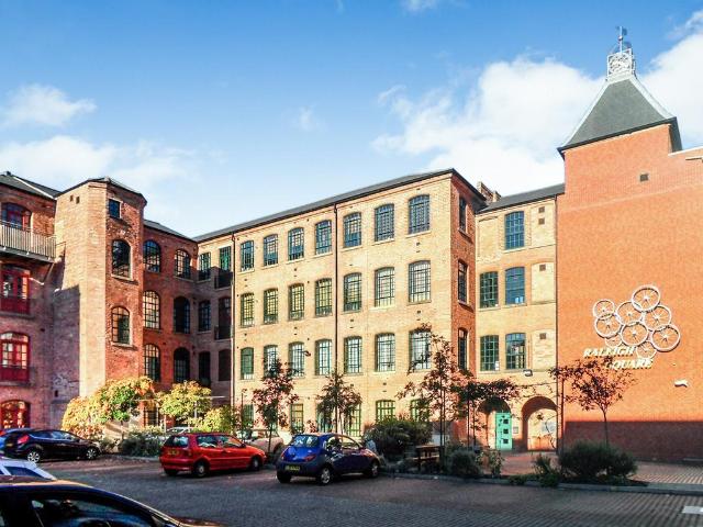 2 bedroom flat for sale