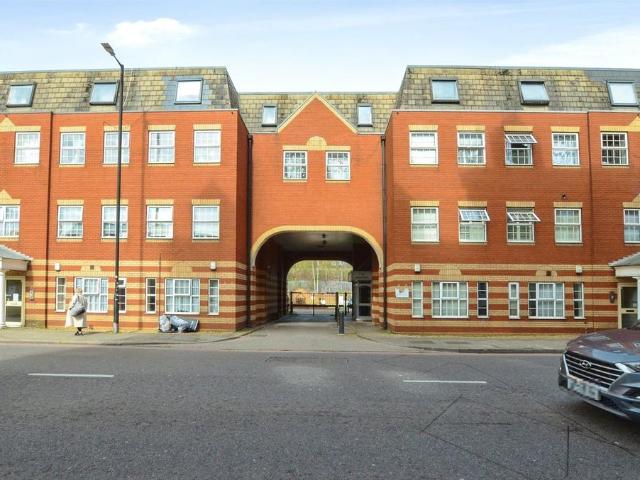 2 bedroom flat for sale