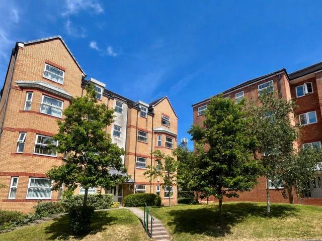 2 bedroom flat for sale