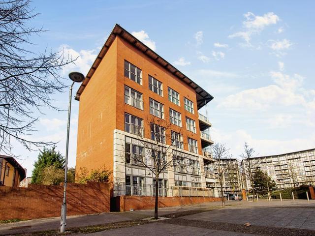 2 bedroom flat for sale