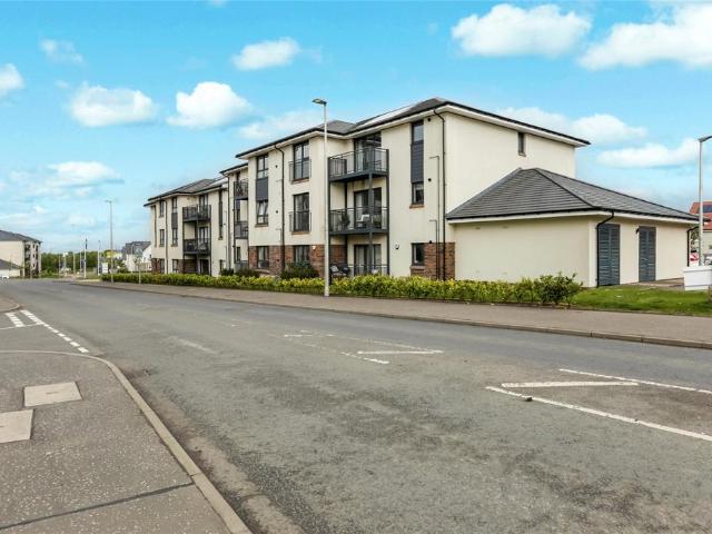 2 bedroom flat for sale