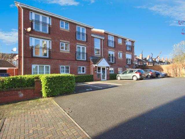 2 bedroom flat for sale