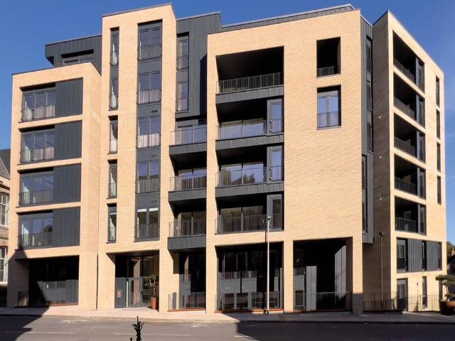 2 bedroom flat for sale
