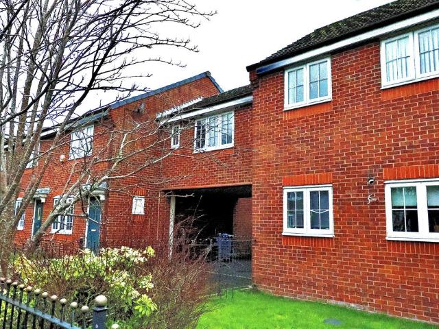 2 bedroom flat for sale