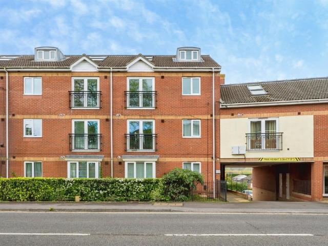 2 bedroom flat for sale