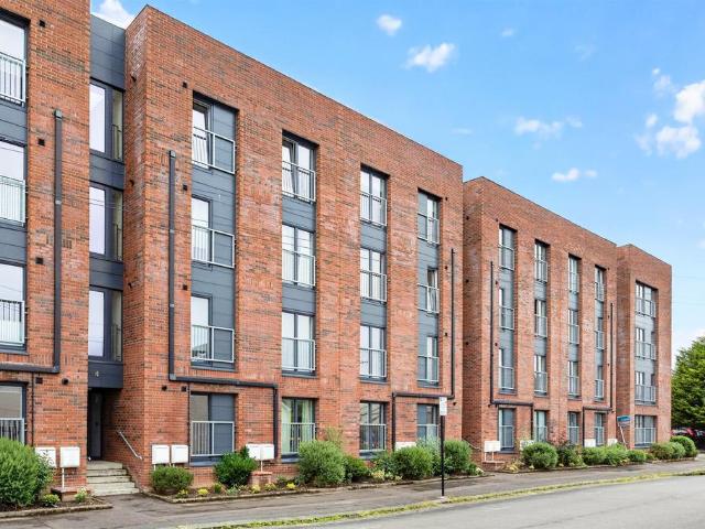 2 bedroom flat for sale