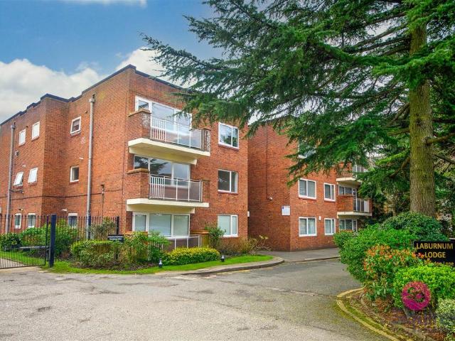2 bedroom flat for sale