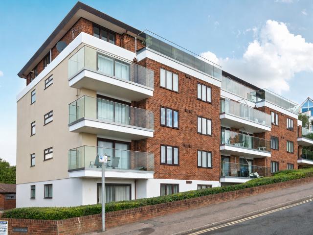 2 bedroom flat for sale