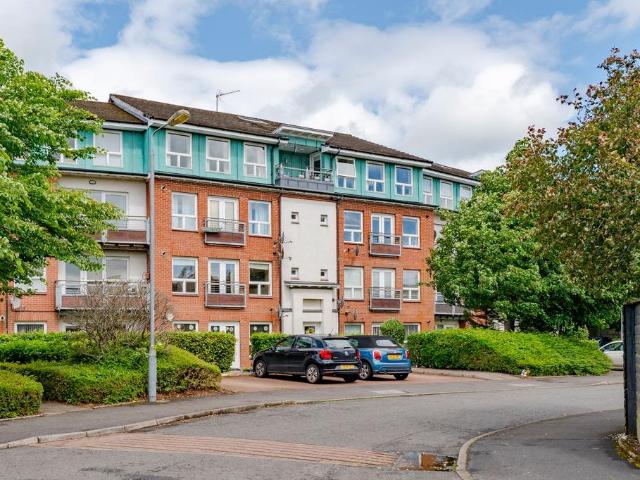 2 bedroom flat for sale