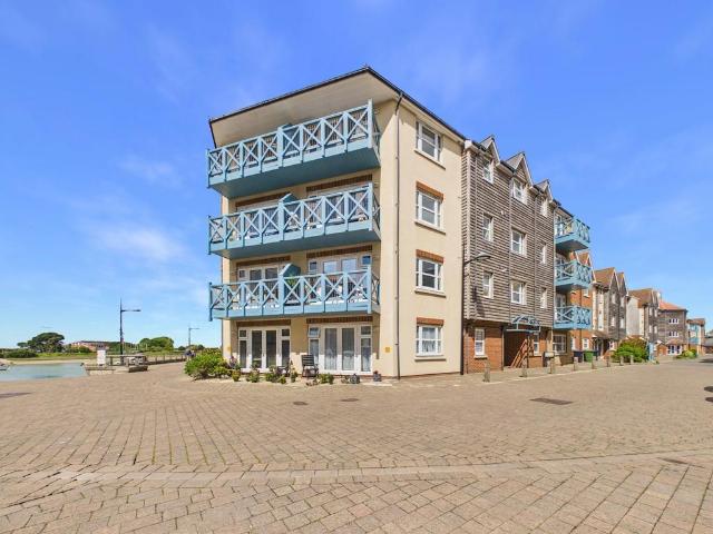 2 bedroom flat for sale